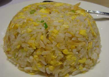 Nyam..nyam Pulen Enak si Khao Pad Pu!