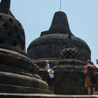 Pembersihan Abu Merapi Selesai, Puncak Borobudur Dibuka Lagi