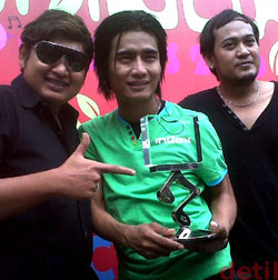Pepep 'ST12' Tak Pernah Nyambung dengan Charly & Pepeng