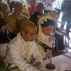 Rayi 'RAN' Resmi Menikah