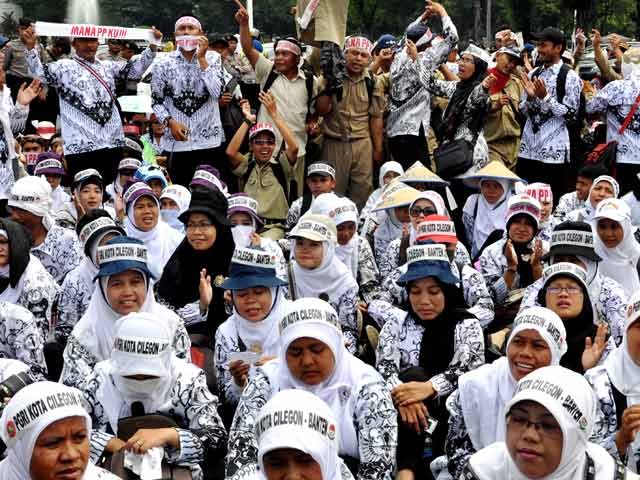 Guru Honorer Minta Jadi PNS