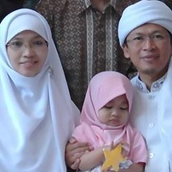 Keluarga Rela Teh Ninih Jadi Istri Kedua