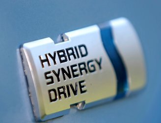 Menilik Nasib Mobil Hybrid