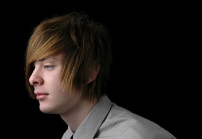 Poni Lempar Bisa Picu Sindrom Mata Malas dan Cedera Leher?