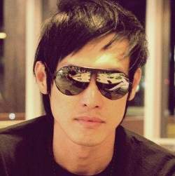 Monique Ceraikan Irwan Chandra, Karena Kepincut Personel HITZ?