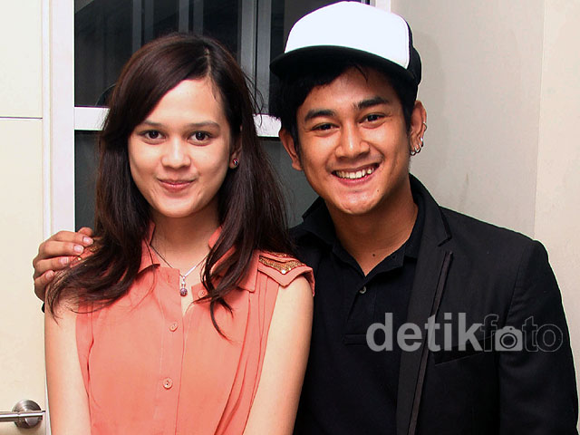 Dwi Andhika & Cut Mariska Pacaran?