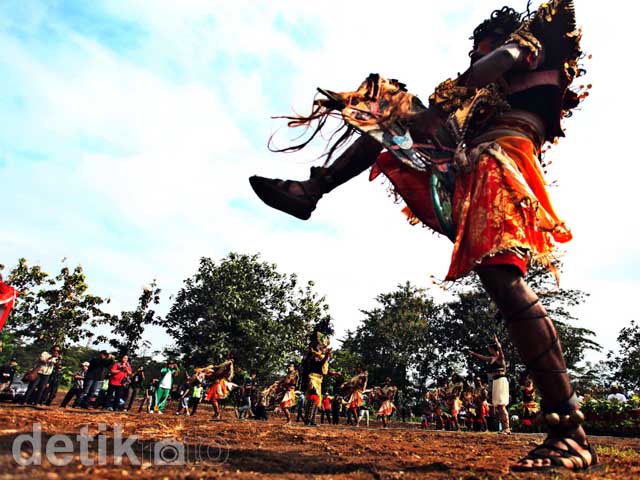 Mengenal Kuda Lumping 'Turonggo Seto'