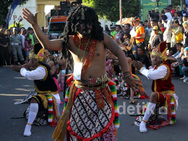 Kirab Budaya Peringati 2 Abad Paku Alaman