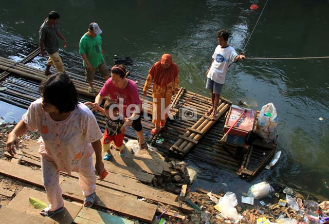 Getek, Transportasi Alternatif di Sungai Ciliwung