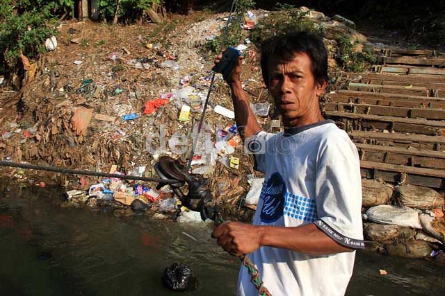 Getek, Transportasi Alternatif di Sungai Ciliwung