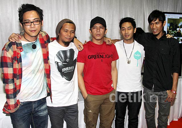 Noah, Nama Baru Band Peterpan