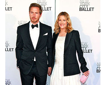 Tampil Kasual & Tetap Stylish Selama Hamil Ala Drew Barrymore