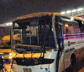 Kecelakaan di Tol Dalam Kota, Bagian Depan Bus Primajasa Ringsek