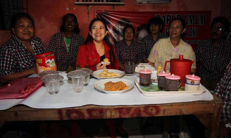 Lewat Tengah Malam, Puan Maharani Cek Kesiapan TPS di Menteng