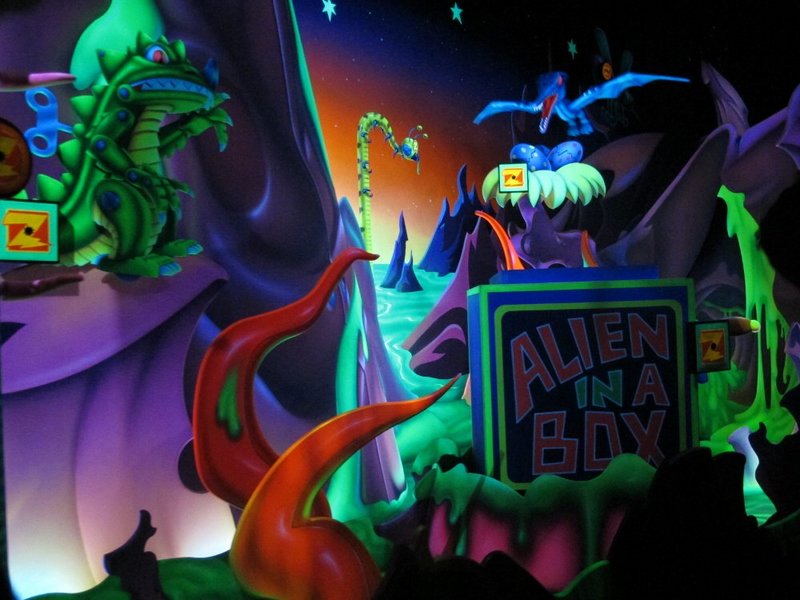 Dorr! Berperang Melawan Alien di Hong Kong Disneyland