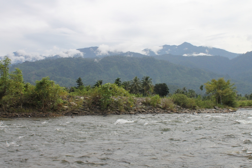 Menikmati segarnya air Lawe Alas (Sungai Alas), Aceh