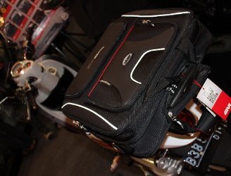 Gokil, Givi Bikin Box Motor Koper untuk Biker Kantoran