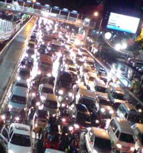 Hujan Deras, Jakarta Macet di Mana-mana
