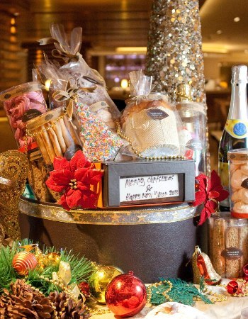 Bingkisan Natal Eksklusif Tersedia di Tujuh Cake Shop Ini