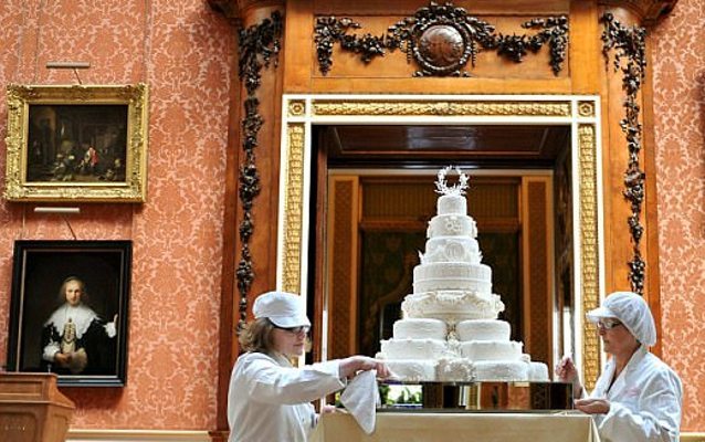 Wow, Cake Mewah Ini Seharga Mobil dan Rumah Mewah! (1)