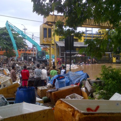 Kurang 60 Cm Lagi Air di Pintu Manggarai Samai Banjir Bandang 2007