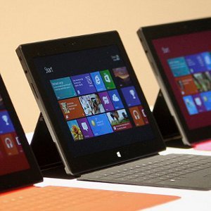 Tablet Surface Pro Microsoft Dibanderol Rp 8,6 Juta