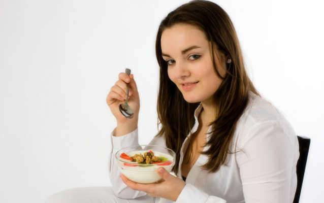 Yuk, Ngemil Yogurt Agar Tampil Prima Seharian!