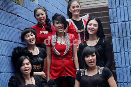 Main Sinetron Stripping, 7 Icon Tak Takut Kehilangan Image Penyanyi