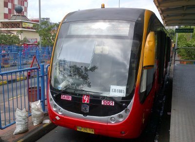 Pintu Khusus Ibu Hamil di Halte Busway Ragunan Sering Diserobot