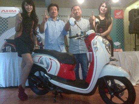 Honda Luncurkan Scoopy Injeksi di Bandung