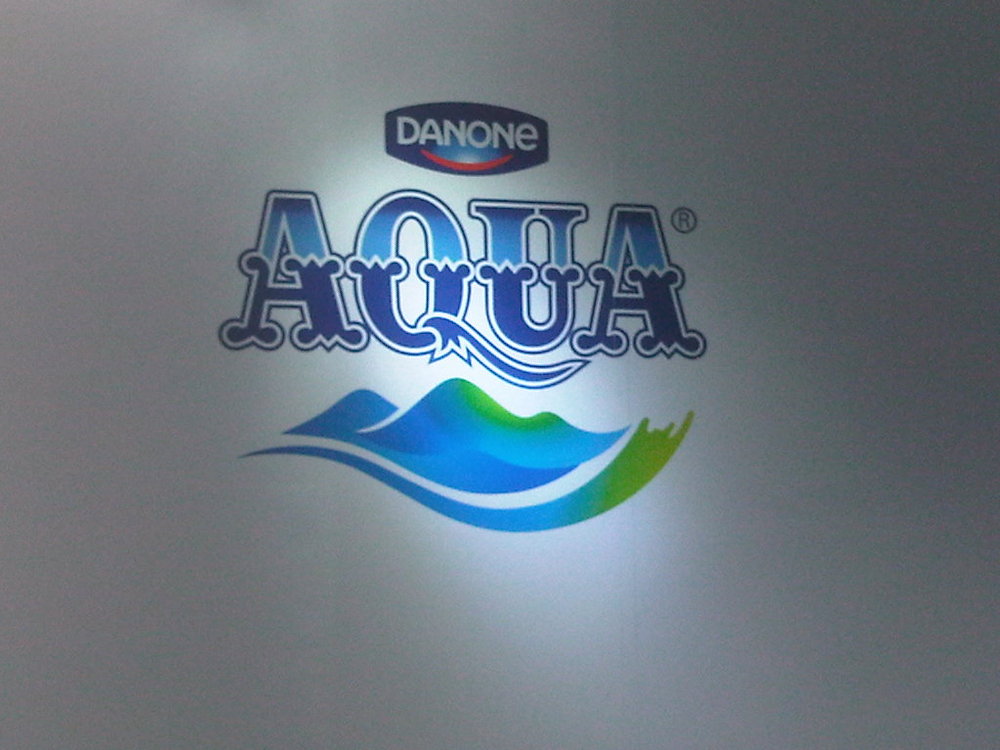 40 Tahun Jualan Air Minum, Aqua Ganti Logo