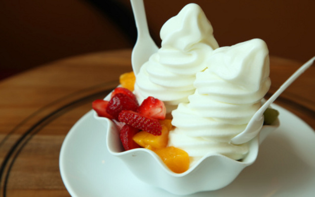 Mana Lebih Sehat, Frozen Yoghurt atau Es Krim? - DEPOK POS