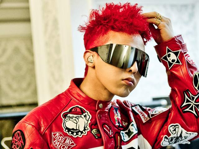 Gaya Swag G-Dragon di Konser Solo Perdananya