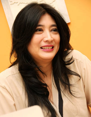 Kisah Keke Soeryo, Dari Tubuh Bungkuk Jadi Muse Desainer Ramli