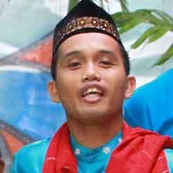 Maulana Tak Merasa Ustad Seleb