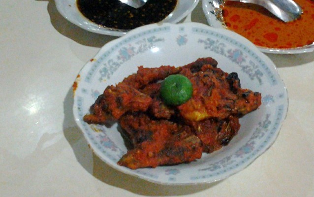RM Dua-Em Bersaudara: Tersengat Pedas Ayam Pelecingan Plus Pelecing ...