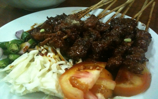 Warung Sederhana Pak Budi: Sedapnya Sate dan Tongseng Kambing Favorit ...