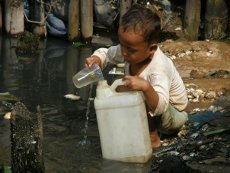 Mengintip Kehidupan Anak-anak Kampung Nelayan di Muara Angke