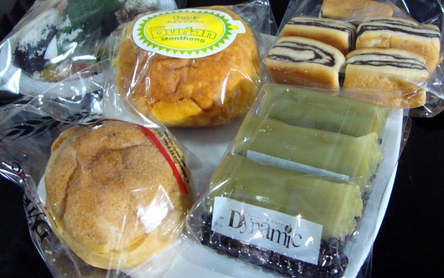 Dynamic Bakery: Nikmatnya Roti Krim Durian Monthong Asli