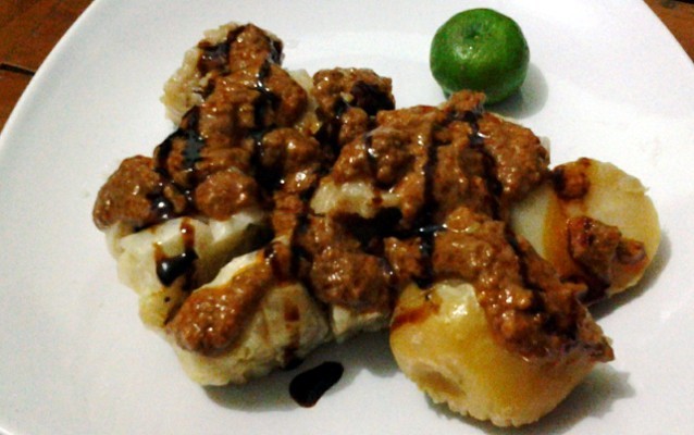 Siomay Pak Aceng Cipinang: Ngemil Siomay yang Gurih Mantap Ikannya!