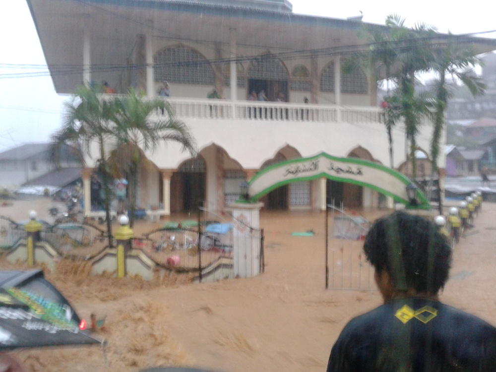 2 Hari Diguyur Hujan, Banjir Melanda Sejumlah Wilayah di Kota Ambon