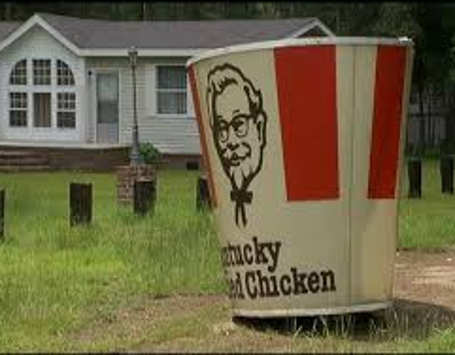 Temukan Ember Raksasa KFC Berusia 30 Tahun, Keluarga Ini Dapat Fried ...