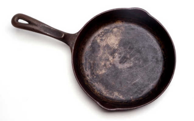 Cuci Wajan Besi dengan Cara Ini Agar Lebih Awet