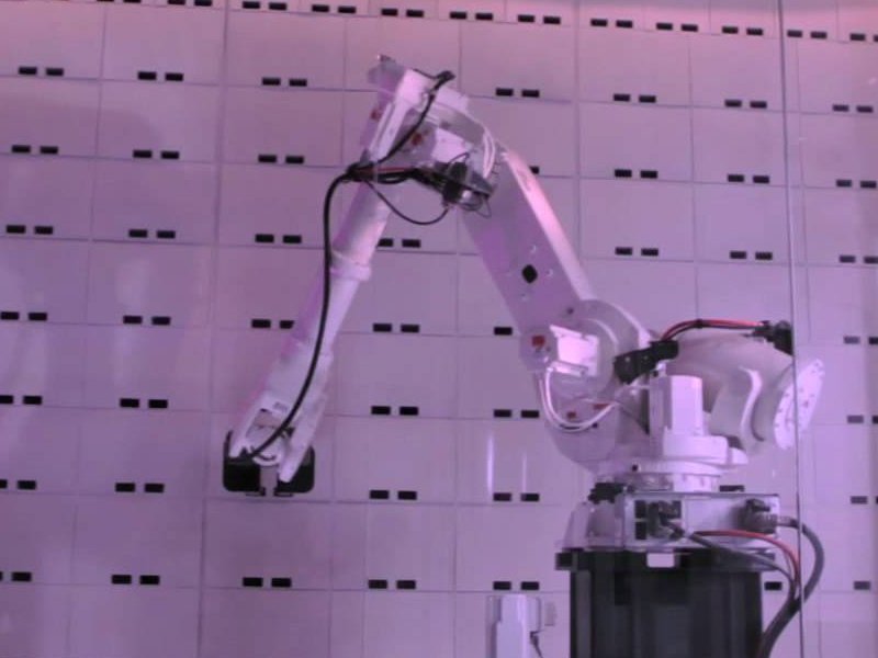 Di Hotel New York, Koper Anda Akan Dijaga Robot