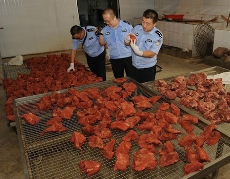 20.000 Kg Daging Sapi Palsu Terbuat dari Daging Babi Disita di China