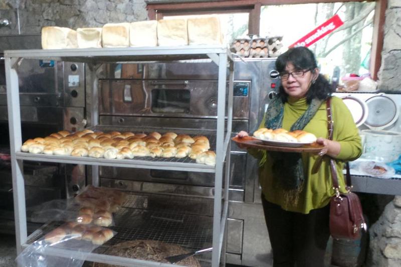 Roti Samuel, Cemilan Enak dari Danau Toba