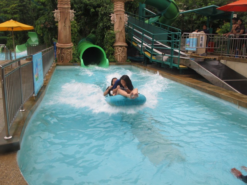 Riptide Rocket, Seluncuran Gila Waterpark di Singapura