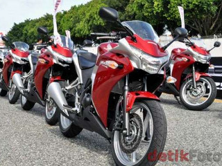 Bulan Ini Honda Datangkan 200-300 Unit Motor Sport CBR