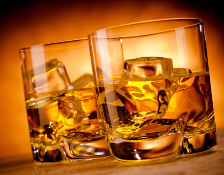 Whisky yang Diminum di Ruangan Merah Terasa Lebih Manis