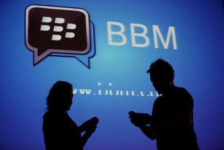 Begini Cara Install BBM Android dan iPhone yang Resmi